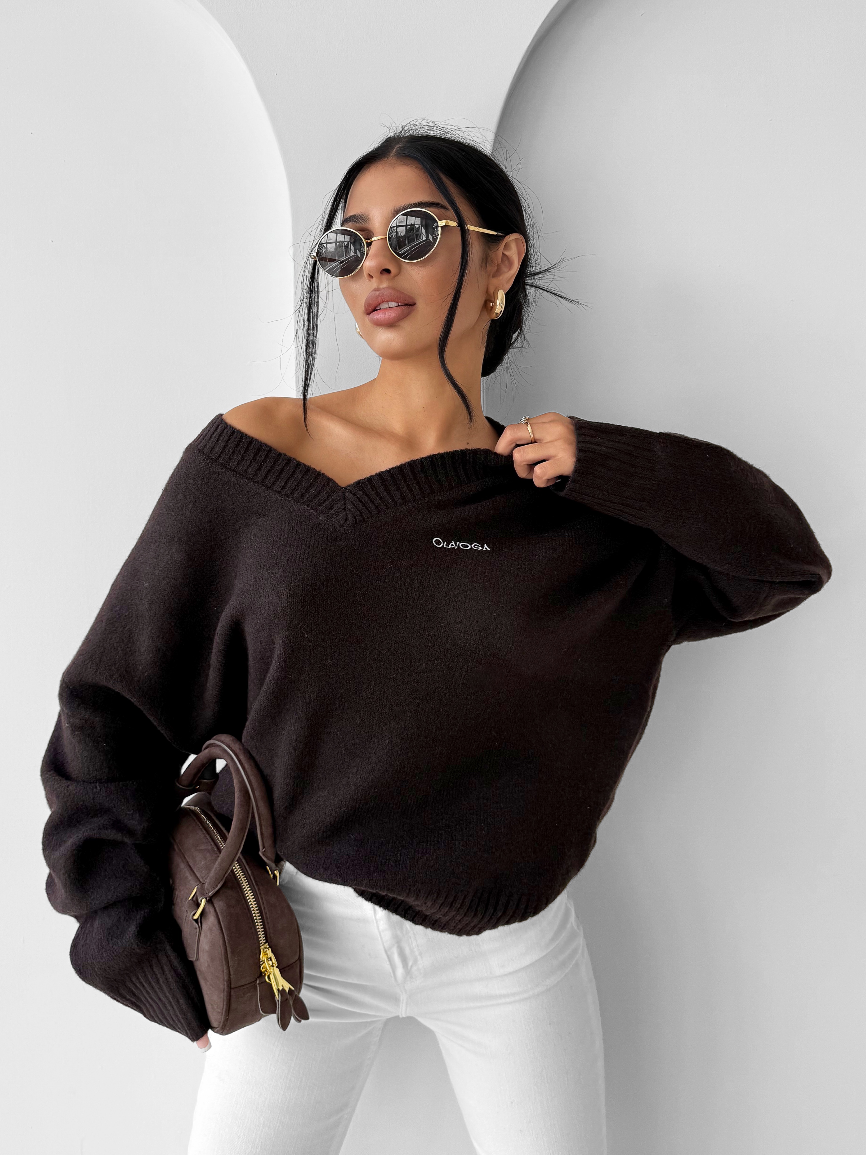 Sweter damski OLAVOGA ZOTO 2025 brązowy - maWer Fashion